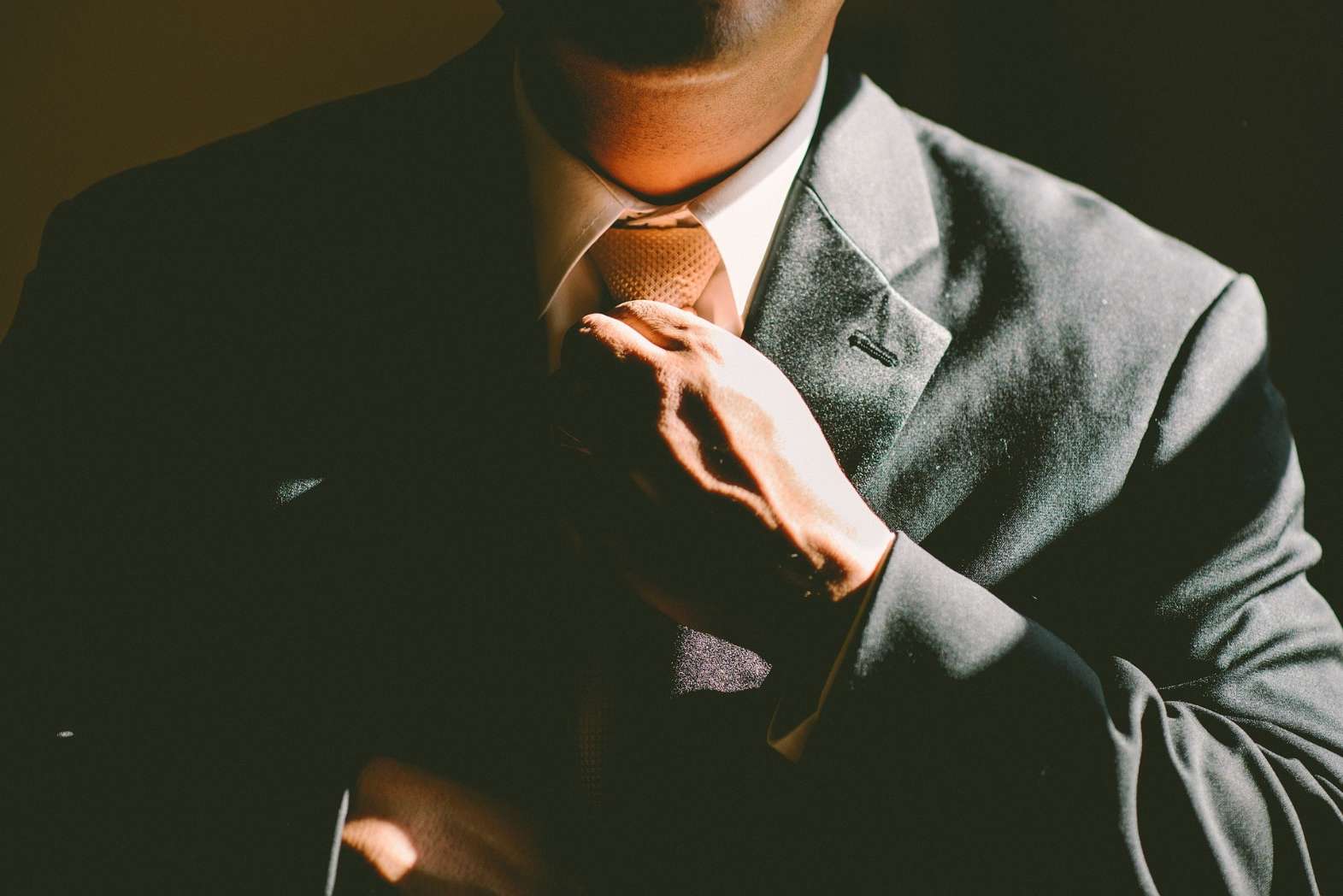 The Defendant’s Guide to Courtroom Attire and Behavior